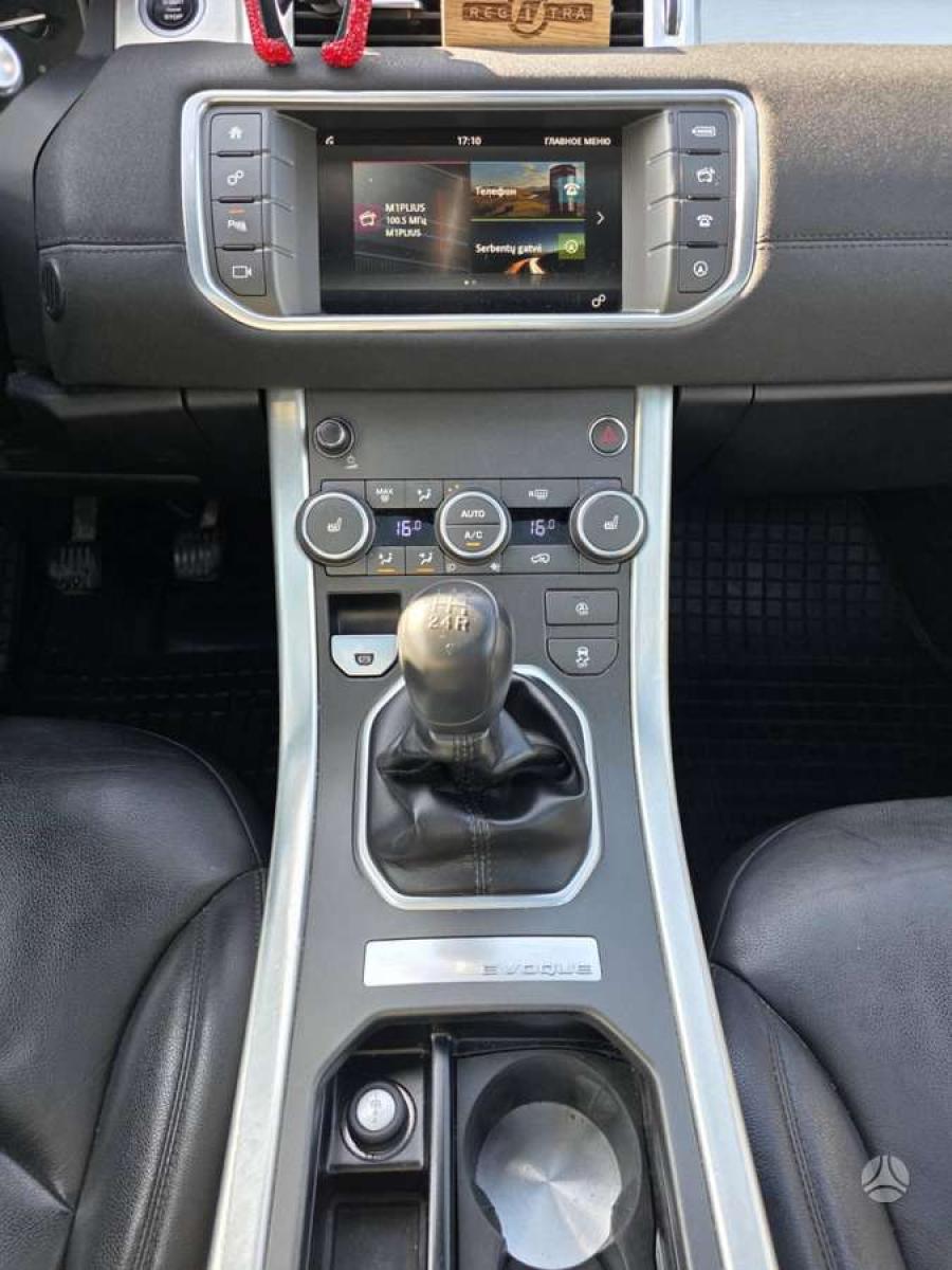 Black Land Rover Range Rover Evoque 2018 in Siauliai, with an engine capacity of 2.00 L and mileage of 208 thousand km for 12500 €, photo 14 on AUTOMOTO.COM.LV