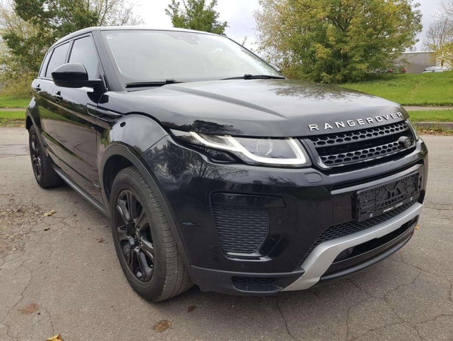 Black Land Rover Range Rover Evoque 2018 in Siauliai, with an engine capacity of 2.00 L and mileage of 150 thousand km for 10200 €, photo 4 on AUTOMOTO.COM.LV