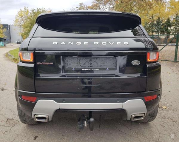 Black Land Rover Range Rover Evoque 2018 in Siauliai, with an engine capacity of 2.00 L and mileage of 150 thousand km for 10200 €, photo 6 on AUTOMOTO.COM.LV