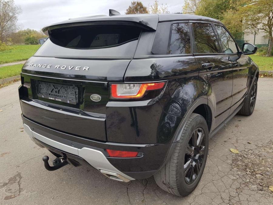 Black Land Rover Range Rover Evoque 2018 in Siauliai, with an engine capacity of 2.00 L and mileage of 150 thousand km for 10200 €, photo 7 on AUTOMOTO.COM.LV