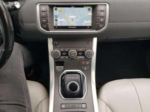 Black Land Rover Range Rover Evoque 2018 in Siauliai, with an engine capacity of 2.00 L and mileage of 150 thousand km for 10200 €, photo 11 on AUTOMOTO.COM.LV