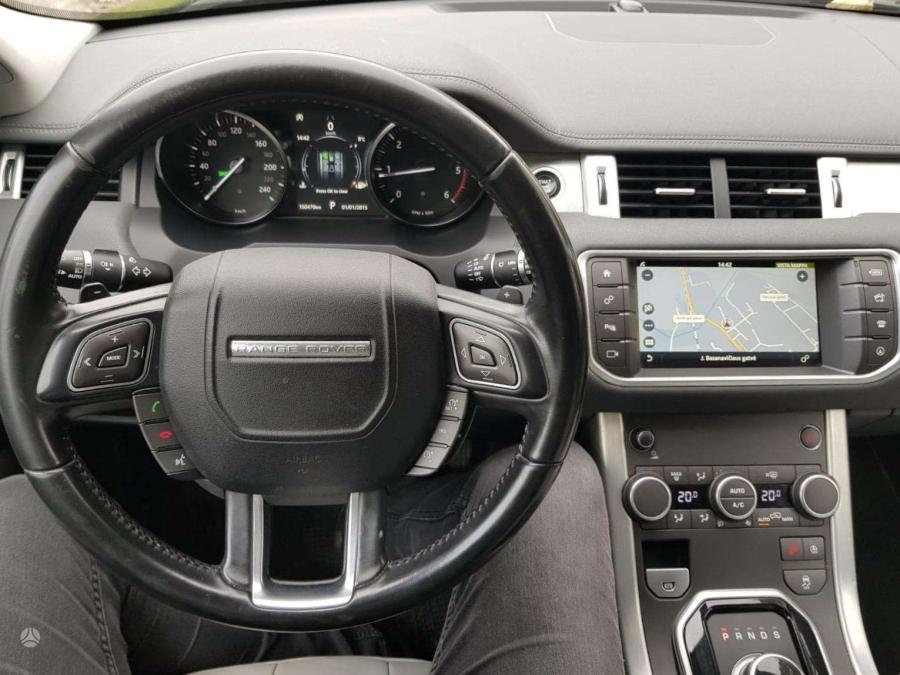 Black Land Rover Range Rover Evoque 2018 in Siauliai, with an engine capacity of 2.00 L and mileage of 150 thousand km for 10200 €, photo 14 on AUTOMOTO.COM.LV