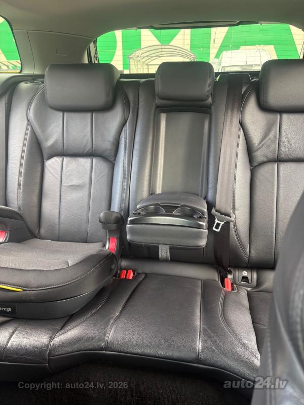 Black Land Rover Range Rover Evoque 2019 in Tallinn, with an engine capacity of 2.00 L and mileage of 106 thousand km for 19000 €, photo 8 on AUTOMOTO.COM.LV