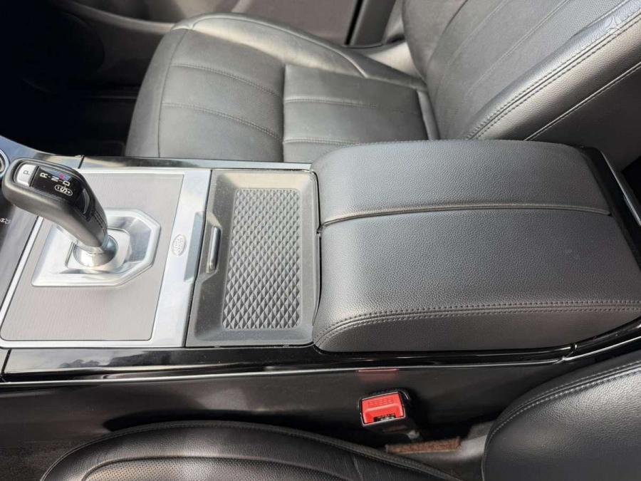 Melns Land Rover Range Rover Evoque 2019 Klaipėda, ar dzinēja tilpumu 2.00 L un nobraukumu 89 tūkst. km par 19000 €, foto 12 vietnē AUTOMOTO.COM.LV