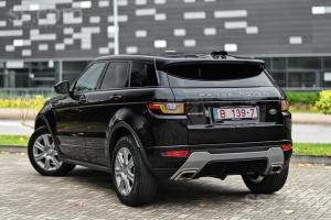 Black Land Rover Range Rover Evoque 2019 in Jelgava, with an engine capacity of 2.00 L and mileage of 161 thousand km for 13800 €, photo 4 on AUTOMOTO.COM.LV