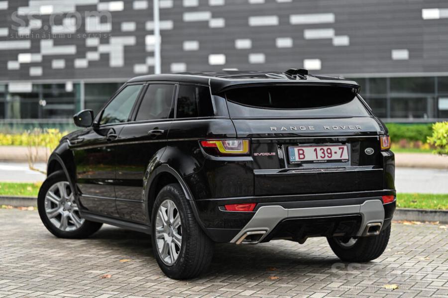 Black Land Rover Range Rover Evoque 2019 in Jelgava, with an engine capacity of 2.00 L and mileage of 161 thousand km for 13800 €, photo 4 on AUTOMOTO.COM.LV