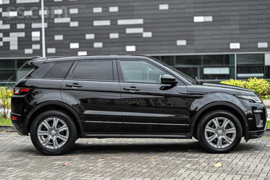 Black Land Rover Range Rover Evoque 2019 in Jelgava, with an engine capacity of 2.00 L and mileage of 161 thousand km for 13800 €, photo 10 on AUTOMOTO.COM.LV