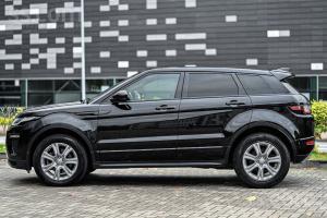 Black Land Rover Range Rover Evoque 2019 in Jelgava, with an engine capacity of 2.00 L and mileage of 161 thousand km for 13800 €, photo 11 on AUTOMOTO.COM.LV
