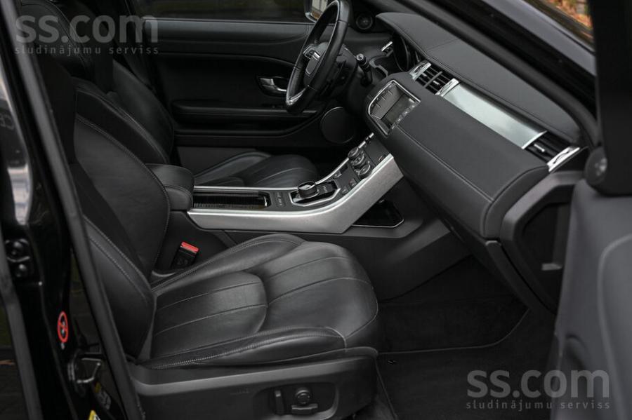 Black Land Rover Range Rover Evoque 2019 in Jelgava, with an engine capacity of 2.00 L and mileage of 161 thousand km for 13800 €, photo 15 on AUTOMOTO.COM.LV