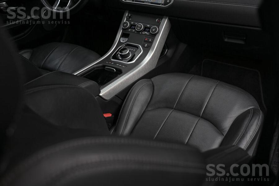 Black Land Rover Range Rover Evoque 2019 in Jelgava, with an engine capacity of 2.00 L and mileage of 161 thousand km for 13800 €, photo 18 on AUTOMOTO.COM.LV