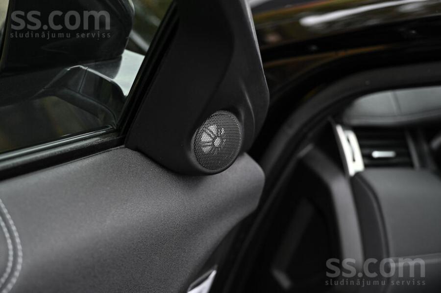 Black Land Rover Range Rover Evoque 2019 in Jelgava, with an engine capacity of 2.00 L and mileage of 161 thousand km for 13800 €, photo 21 on AUTOMOTO.COM.LV