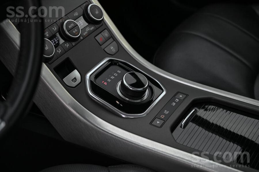 Black Land Rover Range Rover Evoque 2019 in Jelgava, with an engine capacity of 2.00 L and mileage of 161 thousand km for 13800 €, photo 25 on AUTOMOTO.COM.LV