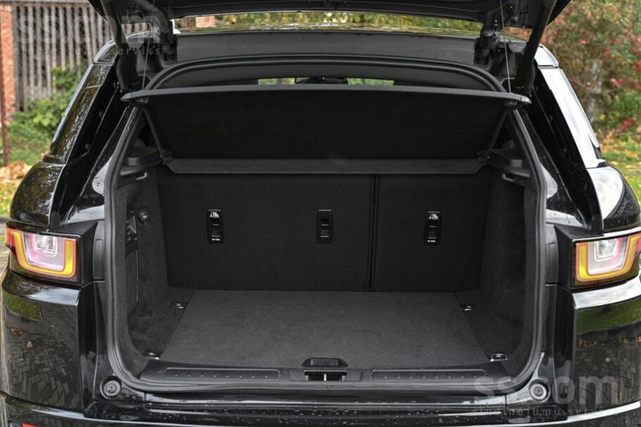Black Land Rover Range Rover Evoque 2019 in Jelgava, with an engine capacity of 2.00 L and mileage of 161 thousand km for 13800 €, photo 35 on AUTOMOTO.COM.LV