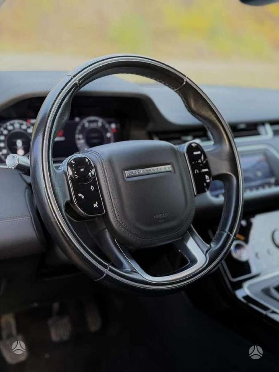 Melns Land Rover Range Rover Evoque 2020 Šauļi, ar dzinēja tilpumu 2.00 L un nobraukumu 173 tūkst. km par 17200 €, foto 24 vietnē AUTOMOTO.COM.LV