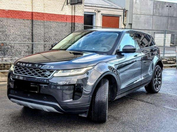 Melns Land Rover Range Rover Evoque 2020 Viļņa, ar dzinēja tilpumu 2.00 L un nobraukumu 108 tūkst. km par 26015 €, foto 1 vietnē AUTOMOTO.COM.LV