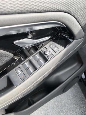 Melns Land Rover Range Rover Evoque 2020 Panevēža, ar dzinēja tilpumu 2.00 L un nobraukumu 193 tūkst. km par 16500 €, foto 13 vietnē AUTOMOTO.COM.LV