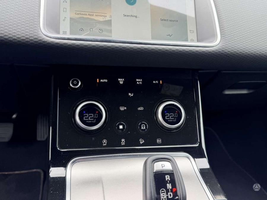 Melns Land Rover Range Rover Evoque 2021 Kauņa, ar dzinēja tilpumu 1.50 L un nobraukumu 59 tūkst. km par 34500 €, foto 32 vietnē AUTOMOTO.COM.LV