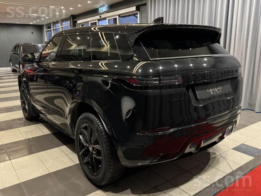 Black Land Rover Range Rover Evoque 2024 in Riga, with an engine capacity of 2.00 L and mileage of 15 thousand km for 43990 €, photo 7 on AUTOMOTO.COM.LV