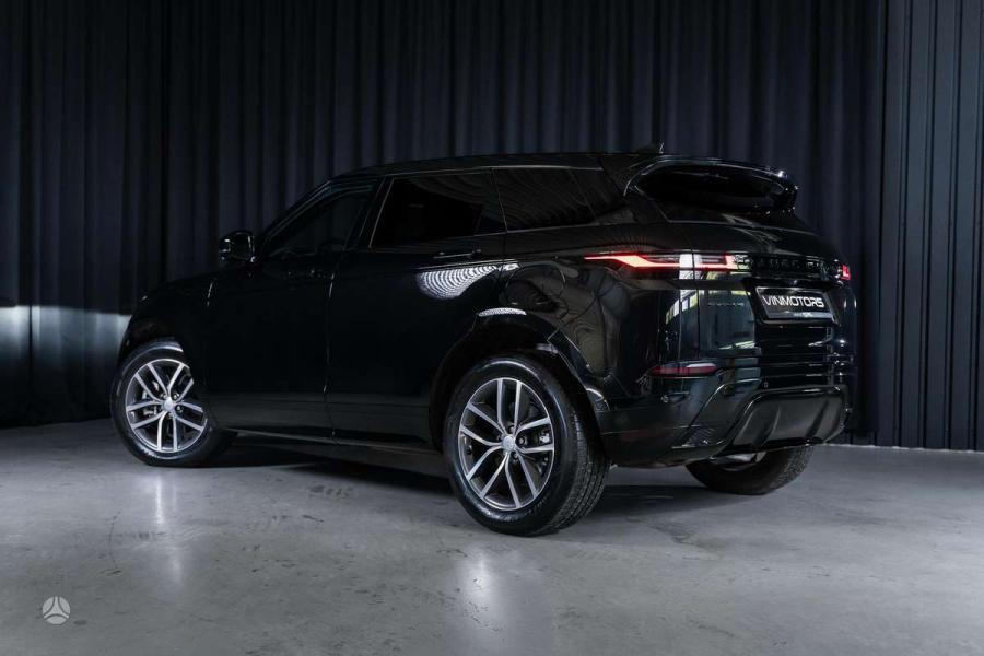Black Land Rover Range Rover Evoque 2024 in Vilnius, with an engine capacity of 1.90 L and mileage of 8 thousand km for 47000 €, photo 7 on AUTOMOTO.COM.LV
