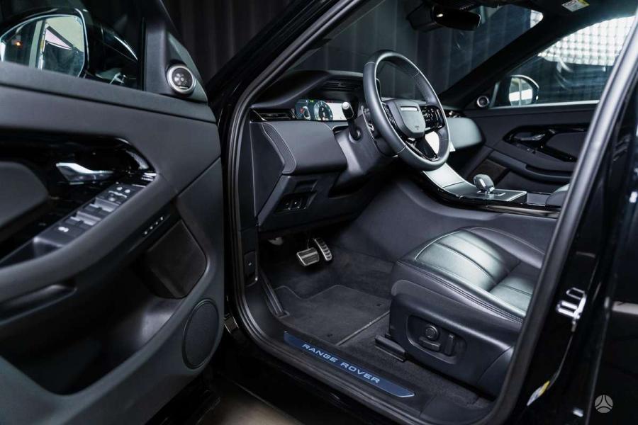 Black Land Rover Range Rover Evoque 2024 in Vilnius, with an engine capacity of 1.90 L and mileage of 8 thousand km for 47000 €, photo 17 on AUTOMOTO.COM.LV