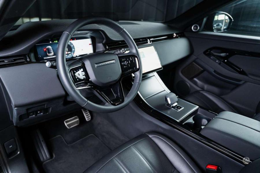 Black Land Rover Range Rover Evoque 2024 in Vilnius, with an engine capacity of 1.90 L and mileage of 8 thousand km for 47000 €, photo 20 on AUTOMOTO.COM.LV