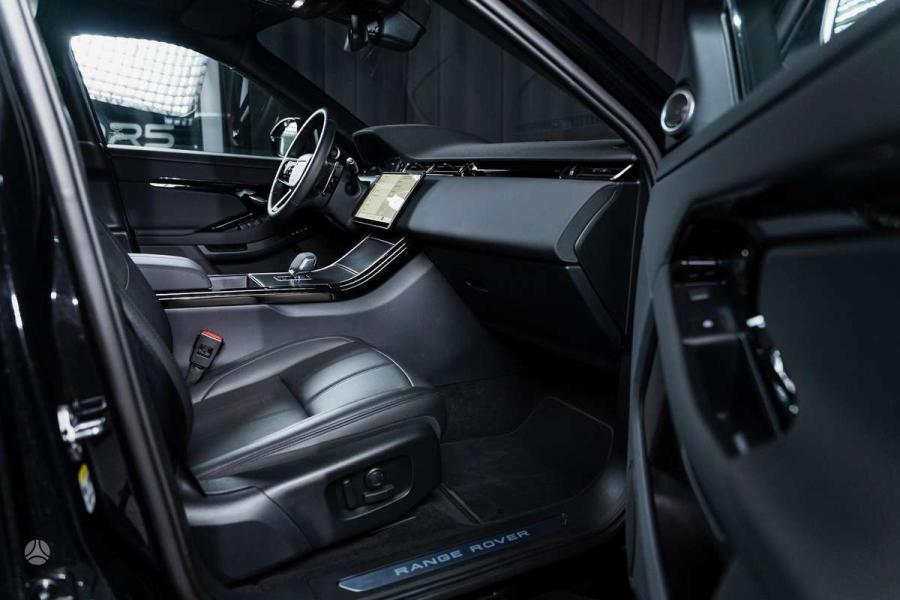 Black Land Rover Range Rover Evoque 2024 in Vilnius, with an engine capacity of 1.90 L and mileage of 8 thousand km for 47000 €, photo 28 on AUTOMOTO.COM.LV