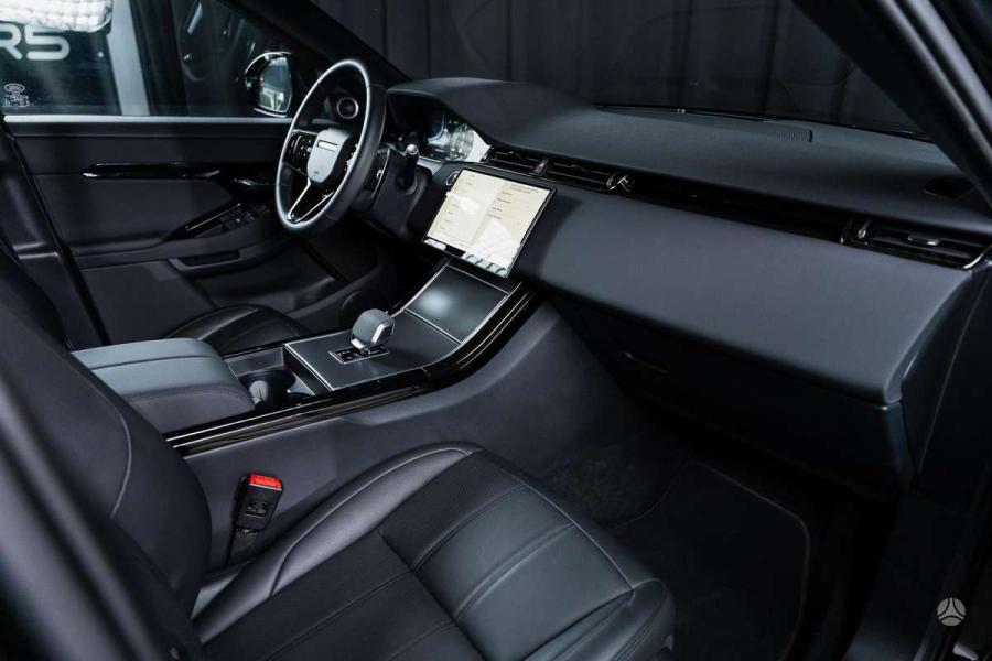 Black Land Rover Range Rover Evoque 2024 in Vilnius, with an engine capacity of 1.90 L and mileage of 8 thousand km for 47000 €, photo 30 on AUTOMOTO.COM.LV