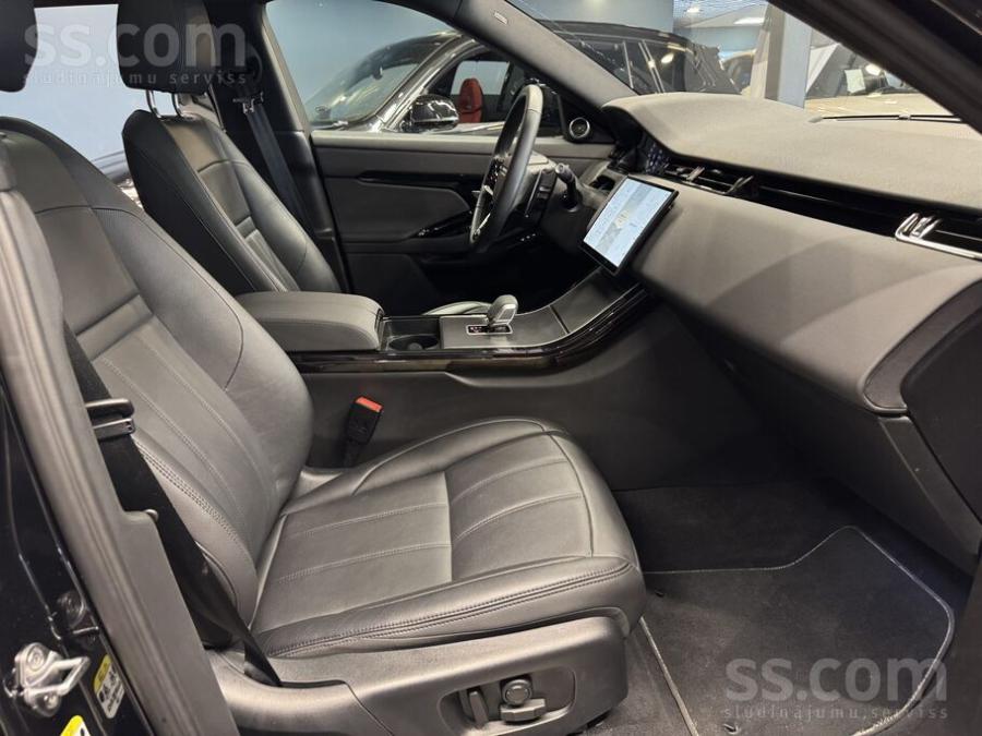 Melns Land Rover Range Rover Evoque 2025 Rīga, ar dzinēja tilpumu 2.00 L un nobraukumu 11 tūkst. km par 47990 €, foto 17 vietnē AUTOMOTO.COM.LV