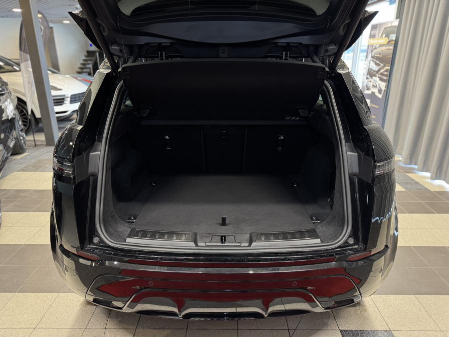 Melns Land Rover Range Rover Evoque 2025 Rīga, ar dzinēja tilpumu 2.00 L un nobraukumu 14 tūkst. km par 45990 €, foto 7 vietnē AUTOMOTO.COM.LV