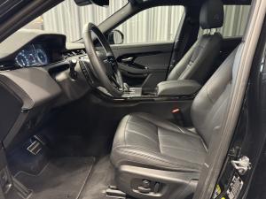 Melns Land Rover Range Rover Evoque 2025 Rīga, ar dzinēja tilpumu 2.00 L un nobraukumu 14 tūkst. km par 45990 €, foto 12 vietnē AUTOMOTO.COM.LV