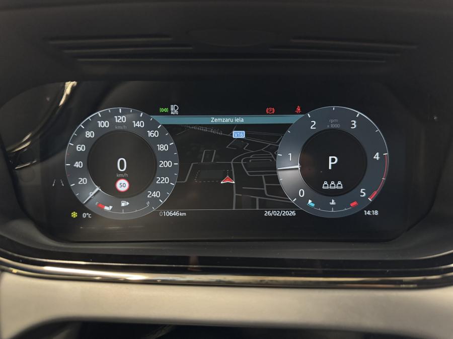 Melns Land Rover Range Rover Evoque 2025 Rīga, ar dzinēja tilpumu 2.00 L un nobraukumu 14 tūkst. km par 45990 €, foto 28 vietnē AUTOMOTO.COM.LV