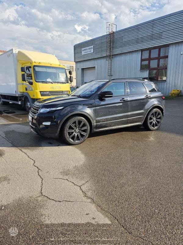 Melns Land Rover Range Rover Evoque 2011 Panevēža, ar dzinēja tilpumu 2.20 L un nobraukumu 302 tūkst. km par 4500 €, foto 2 vietnē AUTOMOTO.COM.LV