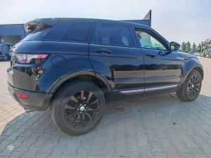 Black Land Rover Range Rover Evoque 2014 in Kaunas, with an engine capacity of 2.18 L and mileage of 154 thousand km for 3999 €, photo 11 on AUTOMOTO.COM.LV