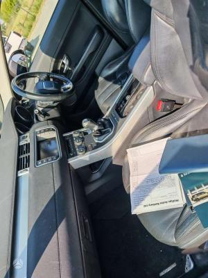 Black Land Rover Range Rover Evoque 2014 in Kaunas, with an engine capacity of 2.18 L and mileage of 154 thousand km for 3999 €, photo 18 on AUTOMOTO.COM.LV