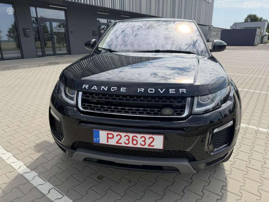 Black Land Rover Range Rover Evoque 2018 in Panevezys, with an engine capacity of 2.00 L and mileage of 56 thousand km for 13200 €, photo 3 on AUTOMOTO.COM.LV