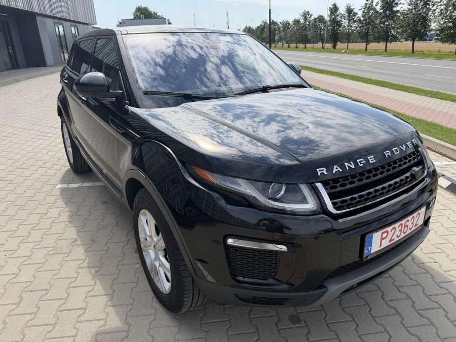 Black Land Rover Range Rover Evoque 2018 in Panevezys, with an engine capacity of 2.00 L and mileage of 56 thousand km for 13200 €, photo 4 on AUTOMOTO.COM.LV