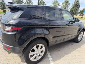 Black Land Rover Range Rover Evoque 2018 in Panevezys, with an engine capacity of 2.00 L and mileage of 56 thousand km for 13200 €, photo 5 on AUTOMOTO.COM.LV
