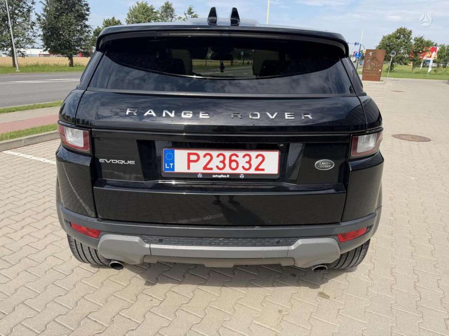 Black Land Rover Range Rover Evoque 2018 in Panevezys, with an engine capacity of 2.00 L and mileage of 56 thousand km for 13200 €, photo 6 on AUTOMOTO.COM.LV