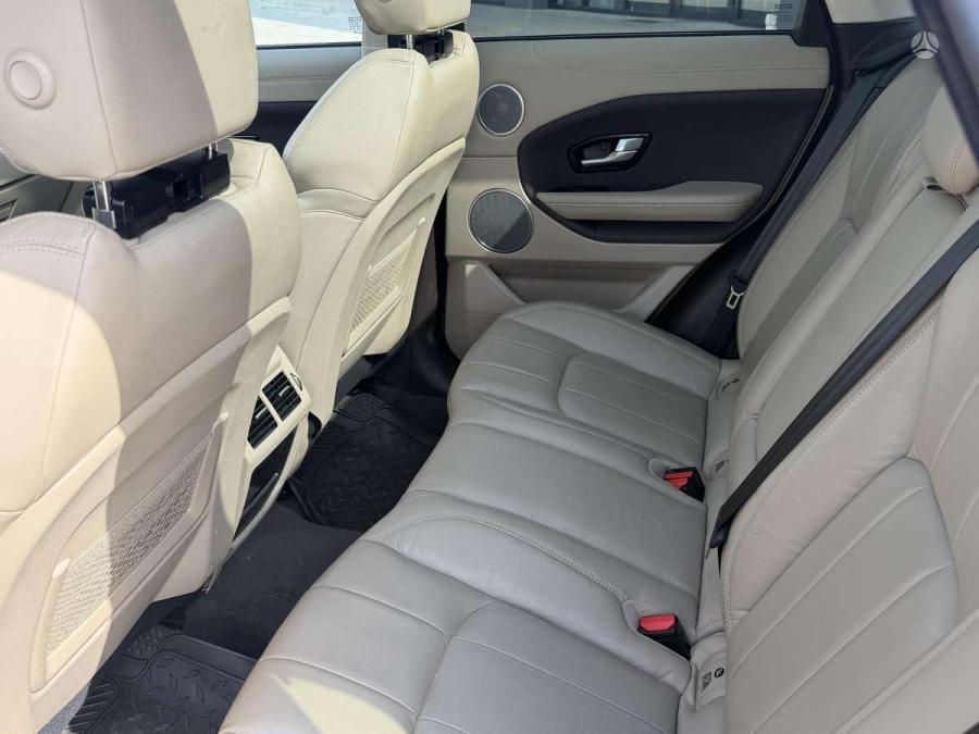 Black Land Rover Range Rover Evoque 2018 in Panevezys, with an engine capacity of 2.00 L and mileage of 56 thousand km for 13200 €, photo 17 on AUTOMOTO.COM.LV