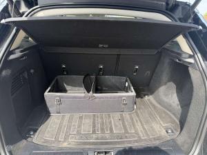 Black Land Rover Range Rover Evoque 2018 in Panevezys, with an engine capacity of 2.00 L and mileage of 56 thousand km for 13200 €, photo 18 on AUTOMOTO.COM.LV