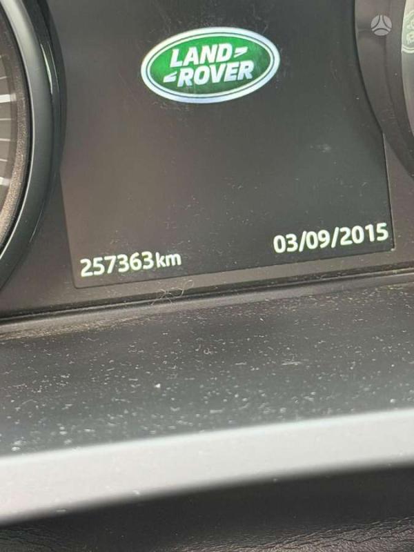 Black Land Rover Range Rover Evoque 2017 in Kuldiga, with an engine capacity of 0.00 L and mileage of 258 thousand km for 11400 €, photo 10 on AUTOMOTO.COM.LV