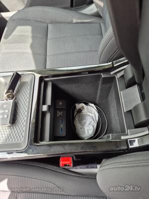 Melns Land Rover Range Rover Evoque 2020 Tallina, ar dzinēja tilpumu 2.00 L un nobraukumu 97 tūkst. km par 24500 €, foto 20 vietnē AUTOMOTO.COM.LV
