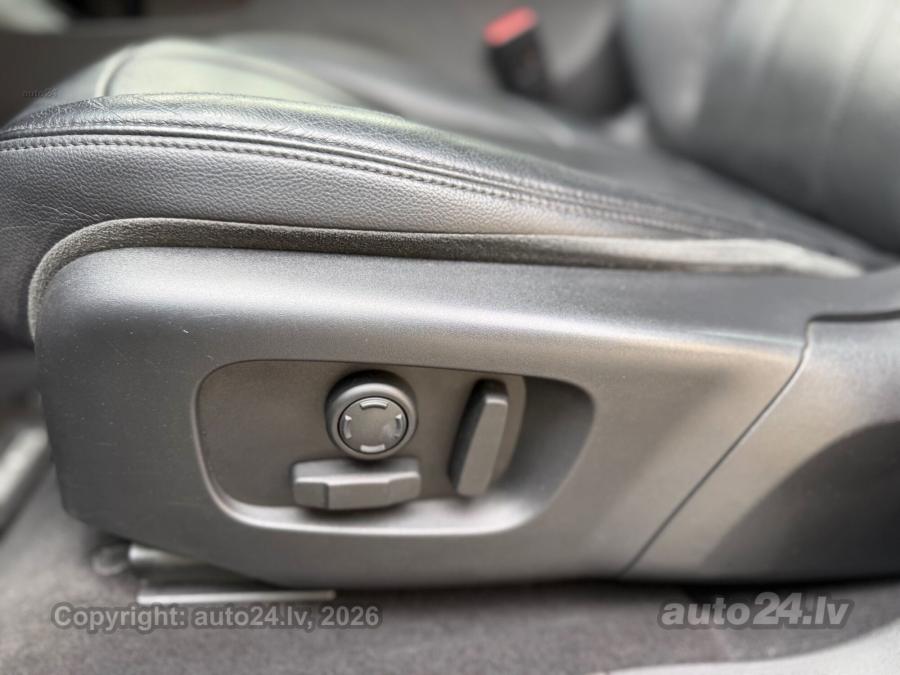 Melns Land Rover Range Rover Evoque 2020 Tallina, ar dzinēja tilpumu 2.00 L un nobraukumu 209 tūkst. km par 15990 €, foto 21 vietnē AUTOMOTO.COM.LV