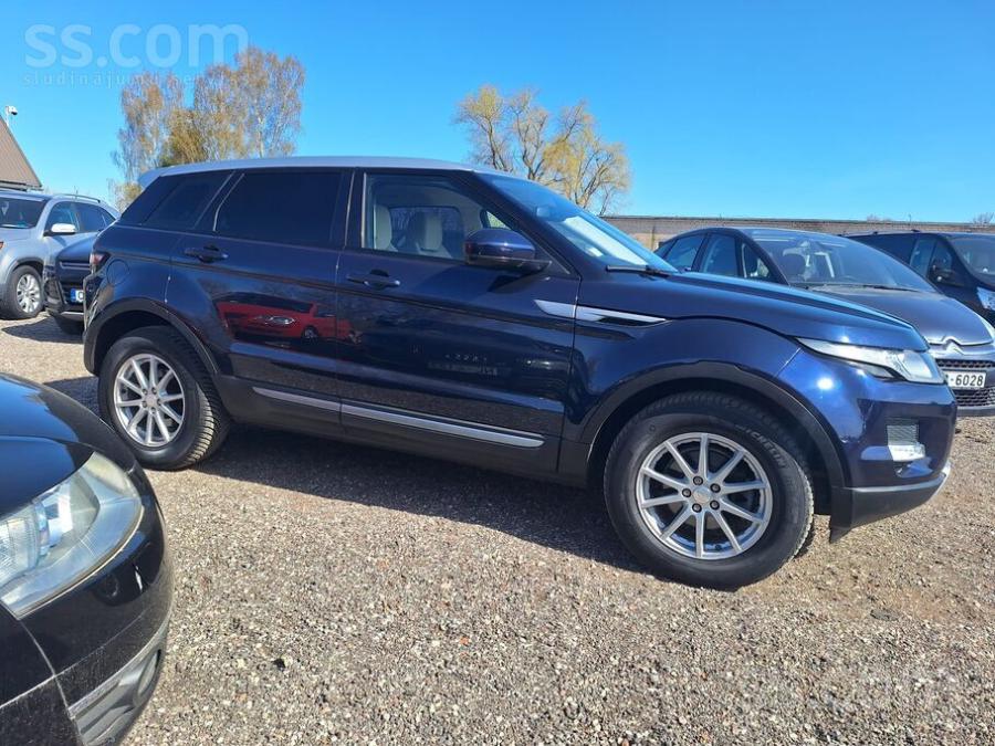 Zils Land Rover Range Rover Evoque 2014 Daugavpils, ar dzinēja tilpumu 2.20 L un nobraukumu 0 tūkst. km par 9250 €, foto 5 vietnē AUTOMOTO.COM.LV