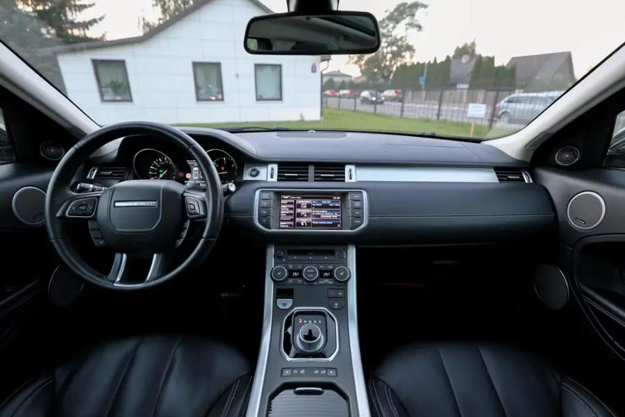 Blue Land Rover Range Rover Evoque 2014 in Jelgava, with an engine capacity of 2.20 L and mileage of 208 thousand km for 9600 €, photo 19 on AUTOMOTO.COM.LV