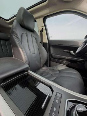 Zils Land Rover Range Rover Evoque 2014 Šauļi, ar dzinēja tilpumu 2.18 L un nobraukumu 257 tūkst. km par 14450 €, foto 26 vietnē AUTOMOTO.COM.LV
