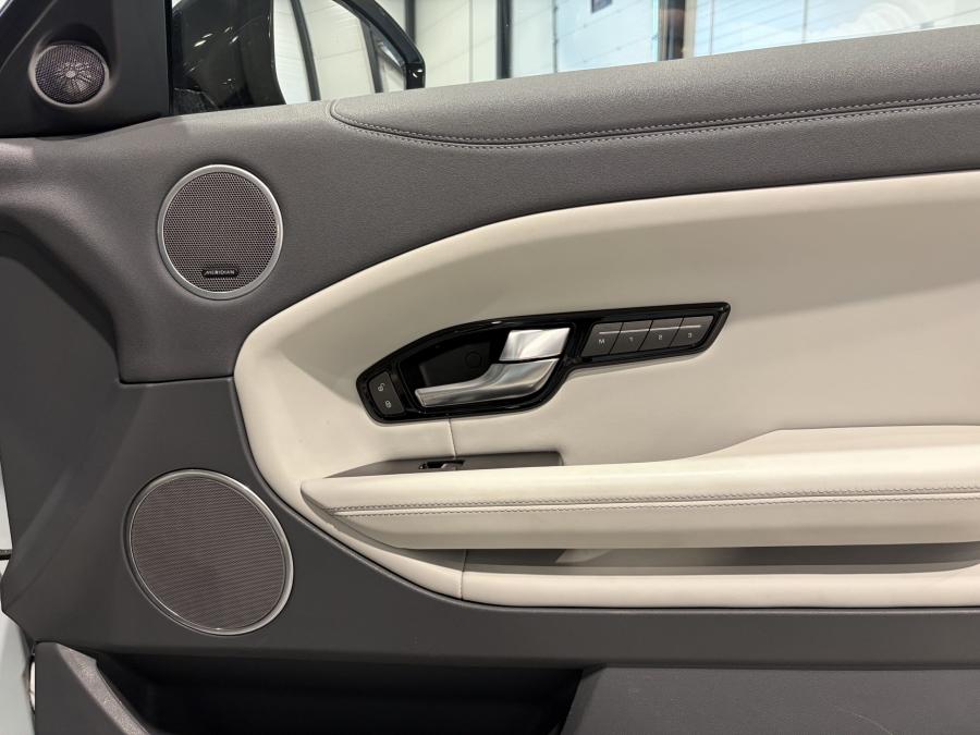 Blue Land Rover Range Rover Evoque 2016 in Riga, with an engine capacity of 2.00 L and mileage of 94 thousand km for 13900 €, photo 30 on AUTOMOTO.COM.LV
