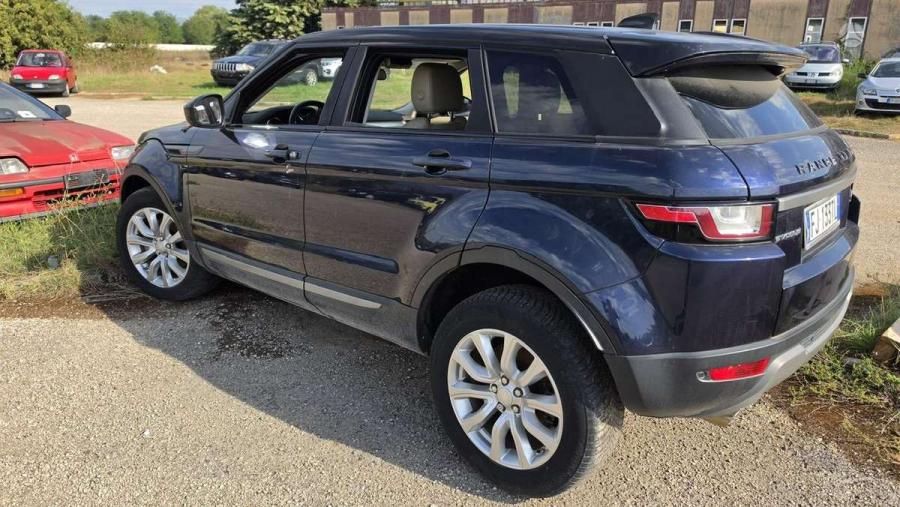 Blue Land Rover Range Rover Evoque 2017 in Siauliai, with an engine capacity of 2.00 L and mileage of 138 thousand km for 5500 €, photo 4 on AUTOMOTO.COM.LV