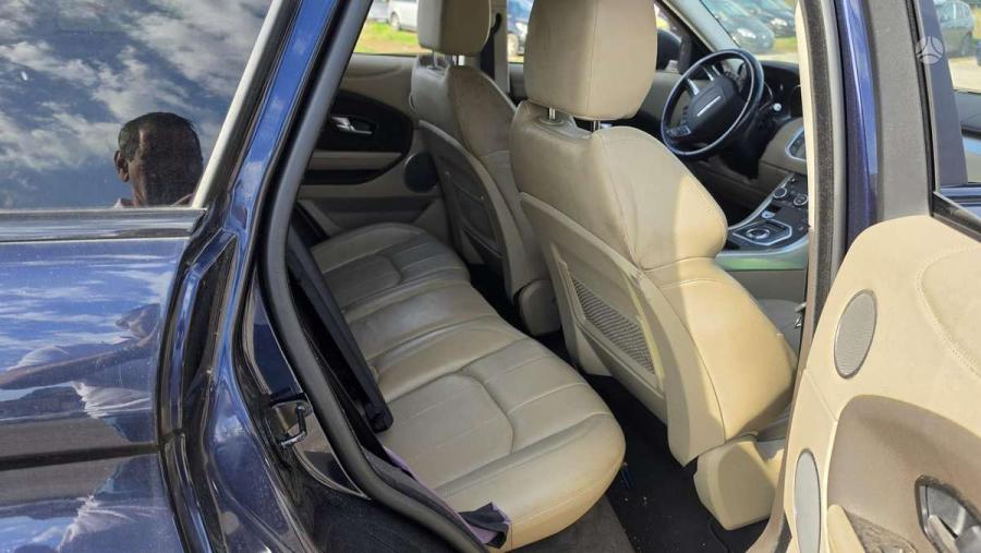 Blue Land Rover Range Rover Evoque 2017 in Siauliai, with an engine capacity of 2.00 L and mileage of 138 thousand km for 5500 €, photo 9 on AUTOMOTO.COM.LV