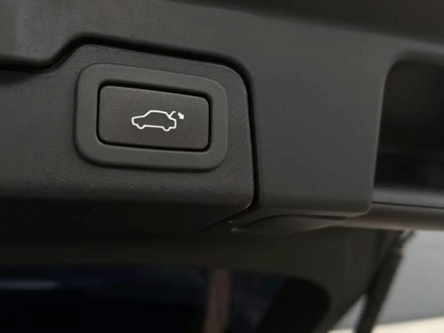 Brūns Land Rover Range Rover Evoque 2014 Rīga, ar dzinēja tilpumu 2.20 L un nobraukumu 169 tūkst. km par 7200 €, foto 13 vietnē AUTOMOTO.COM.LV